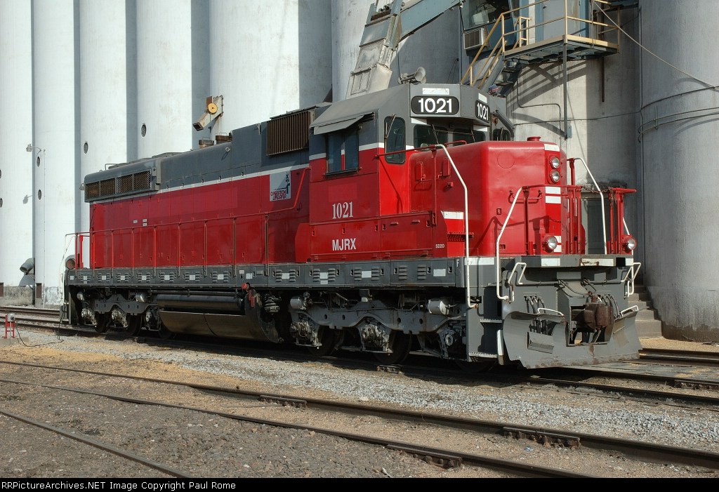 MJRX 1021, SD20, working at Farmland Service Grain elevator